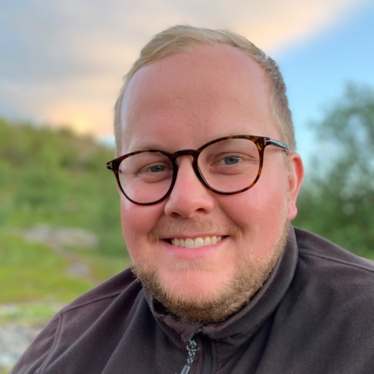 Hva mener Eirik Faret Sakariassen (SV)?
